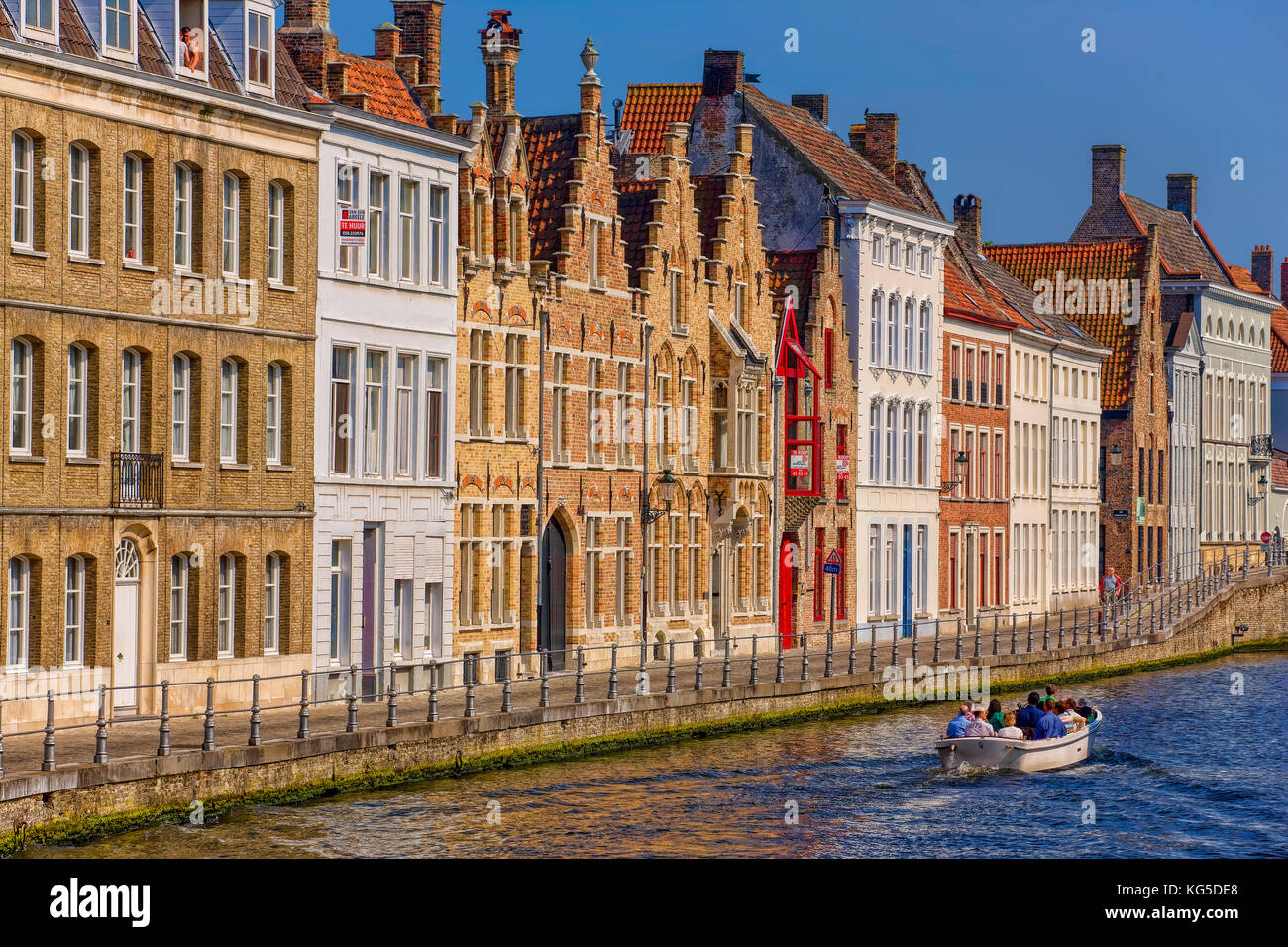 Canal and building waterfront in Bruges Stock Photo - Alamy