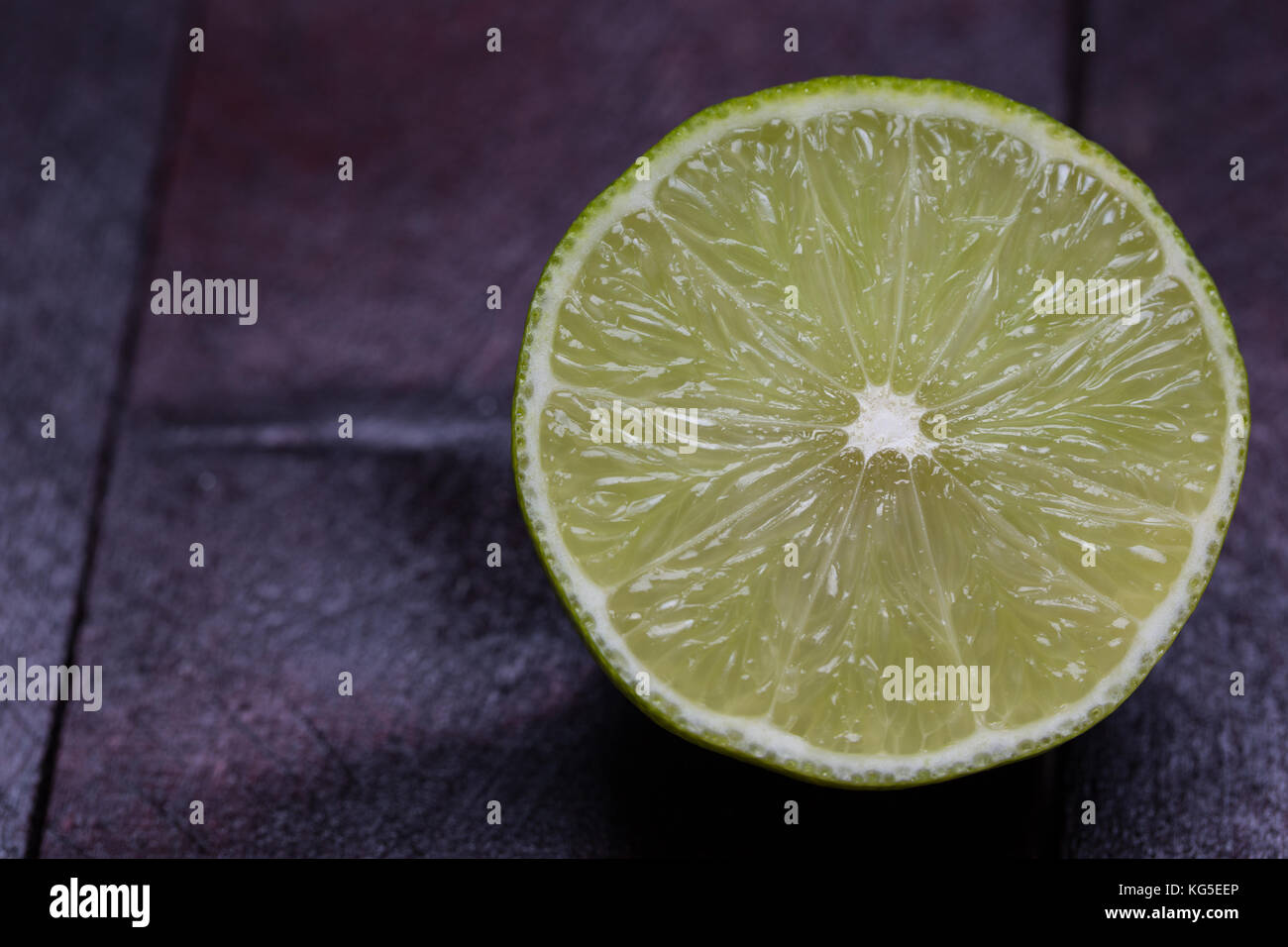 Lime cut open hi-res stock photography and images - Alamy