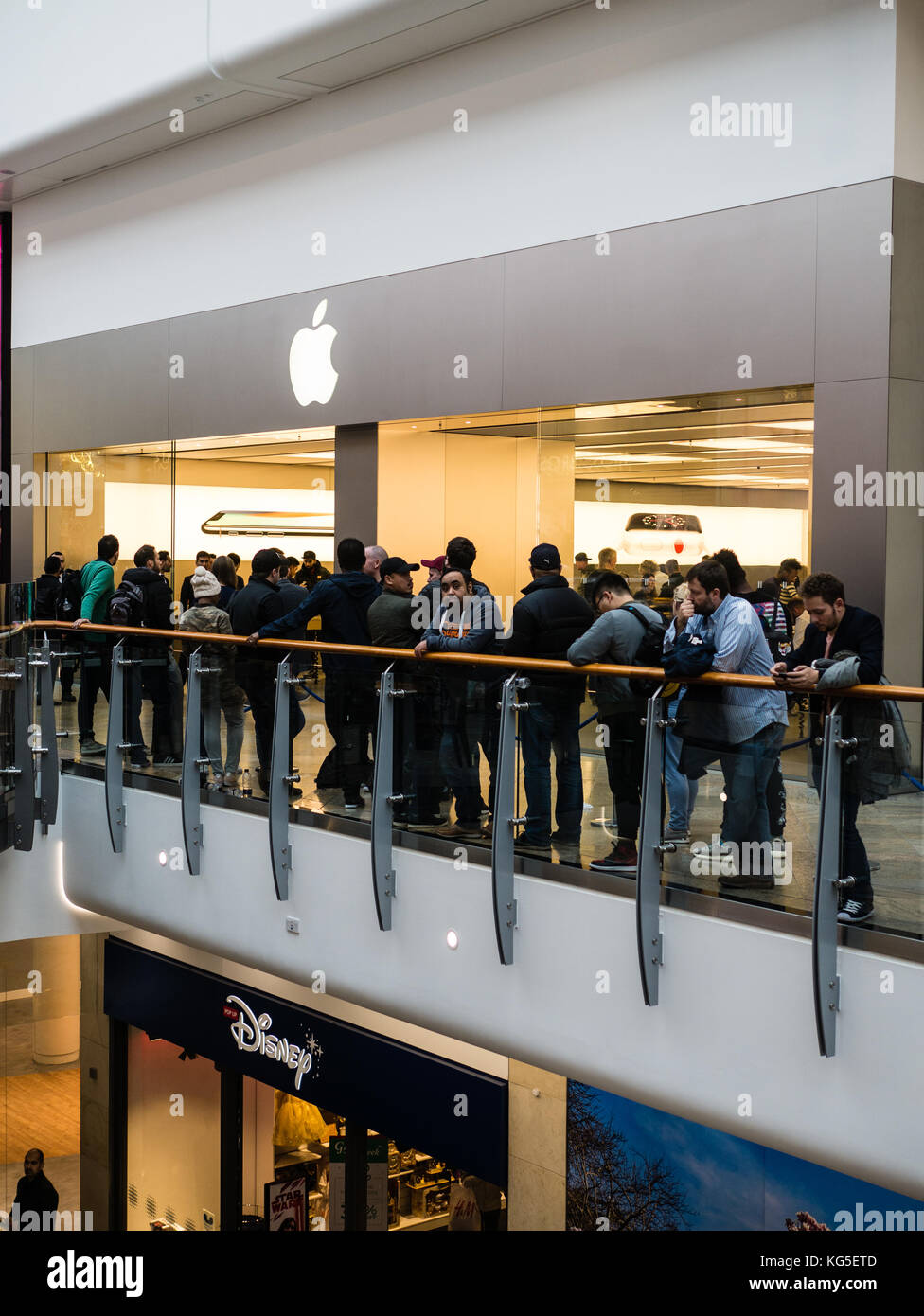 Apple IPhone X, Launch Que, Reading Apple Store, The Oracle, Reading ...