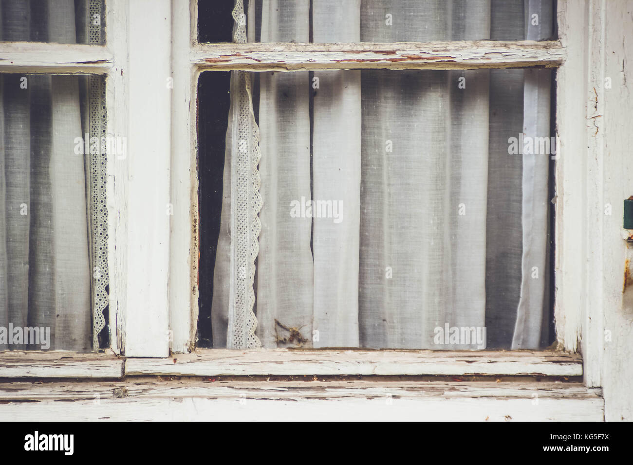 Old curtain hi-res stock photography and images - Alamy