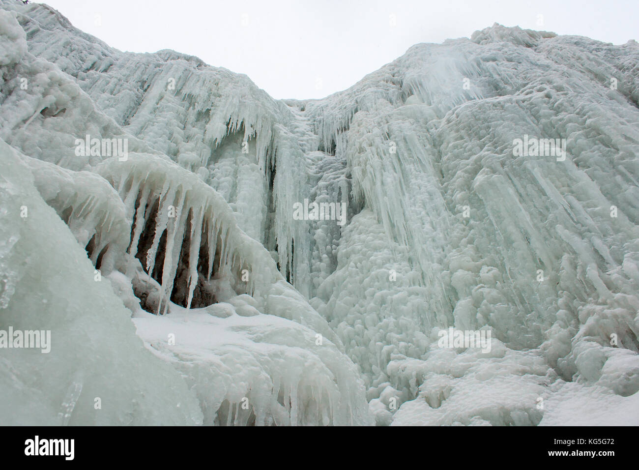 Frozen waterfall with icicles Stock Photo - Alamy