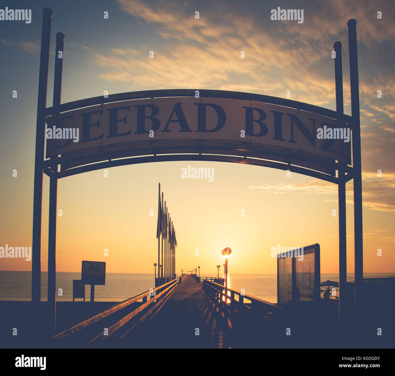 Sunrise in Binz on Rügen, bridge, landing stage Stock Photo - Alamy