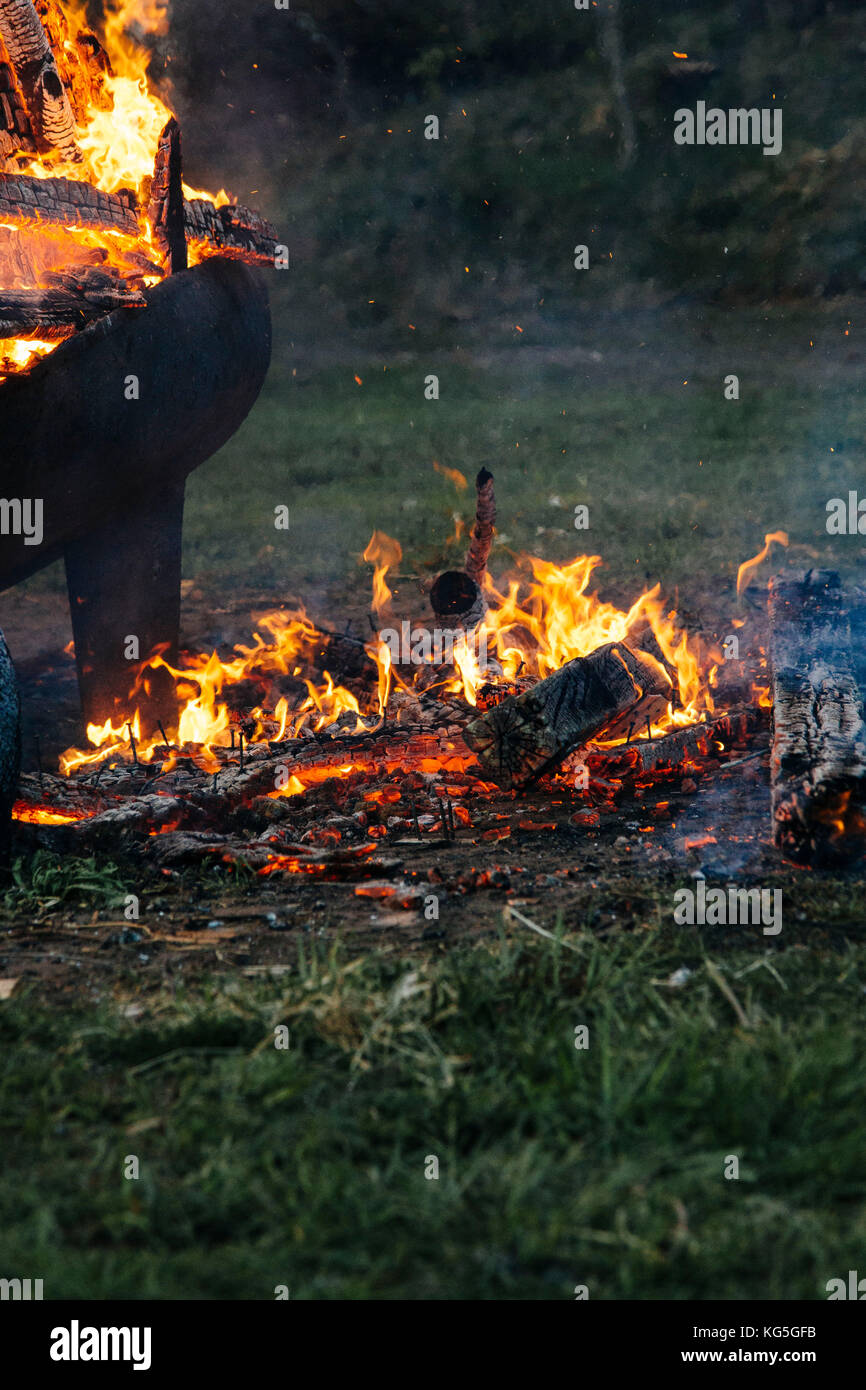 Wood fire traditions hi-res stock photography and images - Alamy