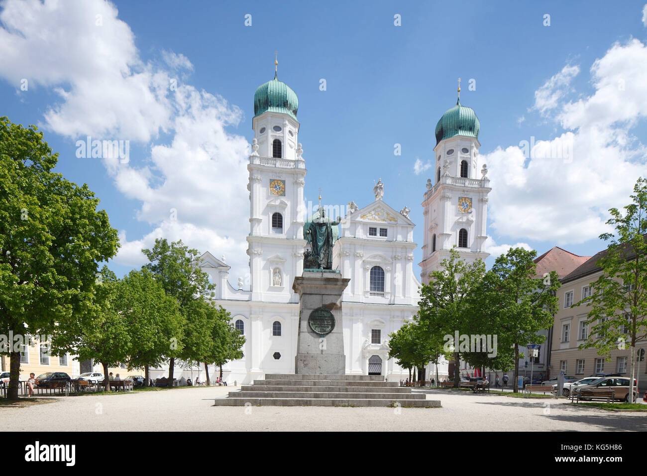 Domplatz square hi-res stock photography and images - Alamy