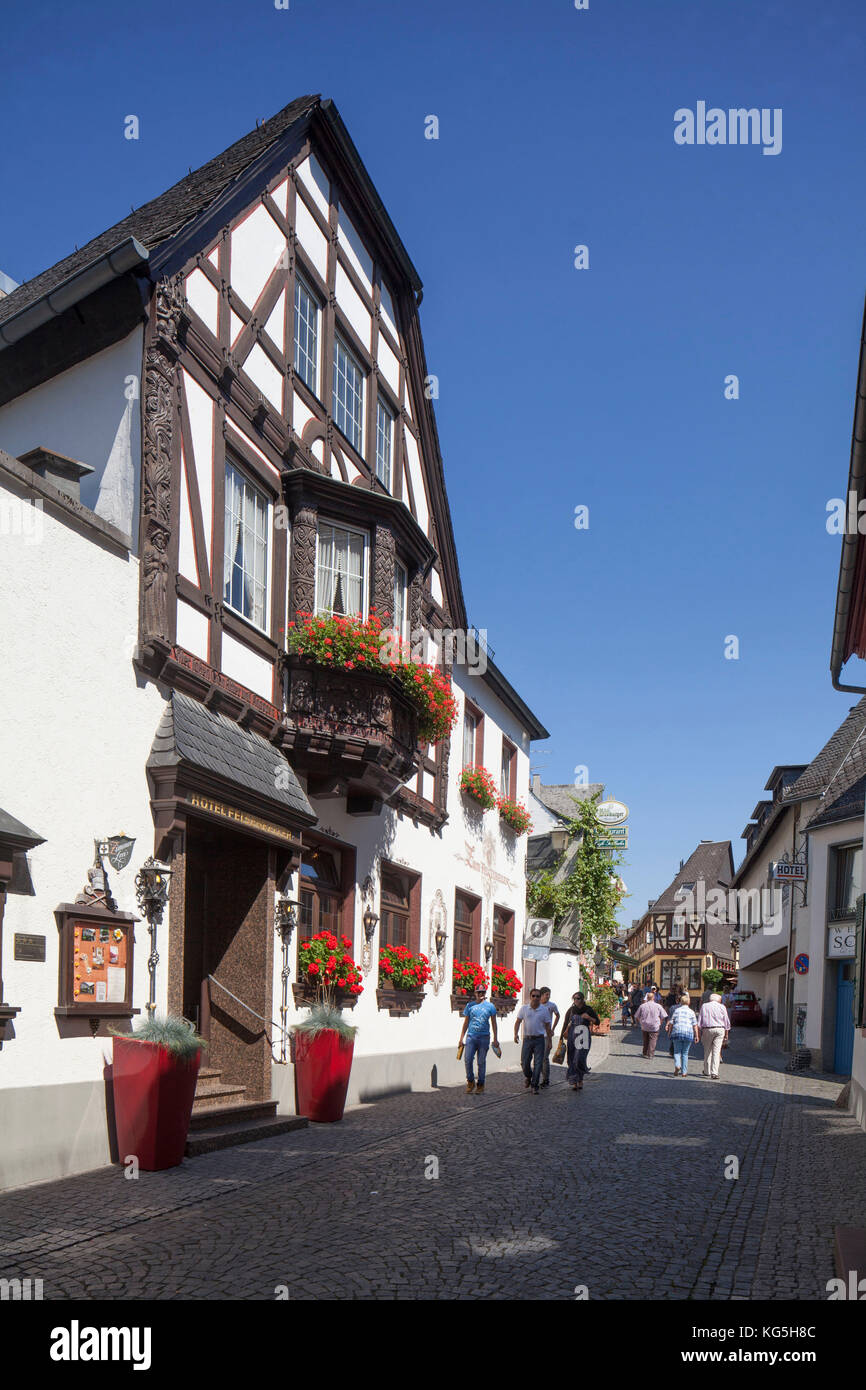 Rüdesheim am Rhein, half-timbered house Felsenkeller Stock Photo - Alamy