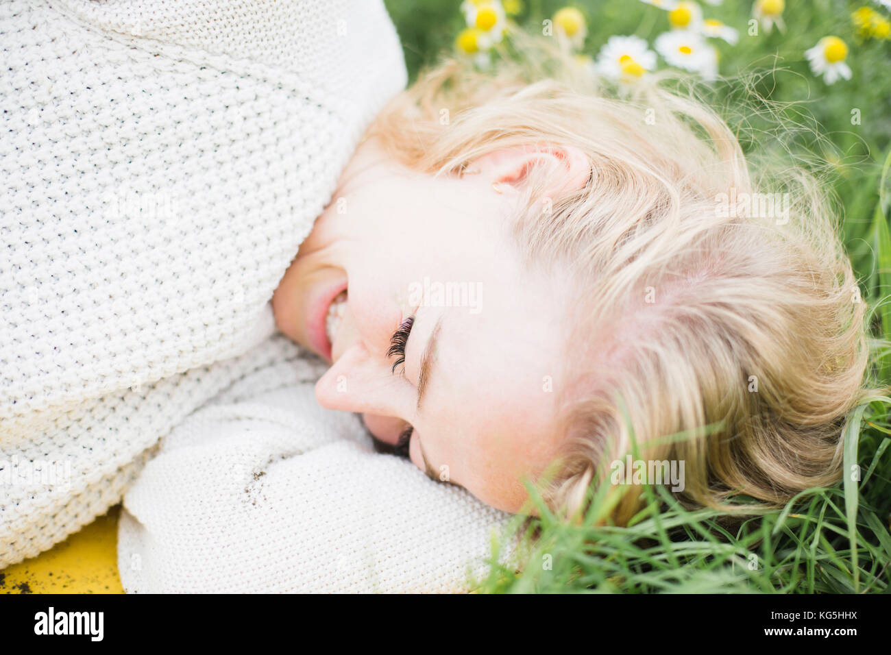 Smiling in nature hi-res stock photography and images - Alamy