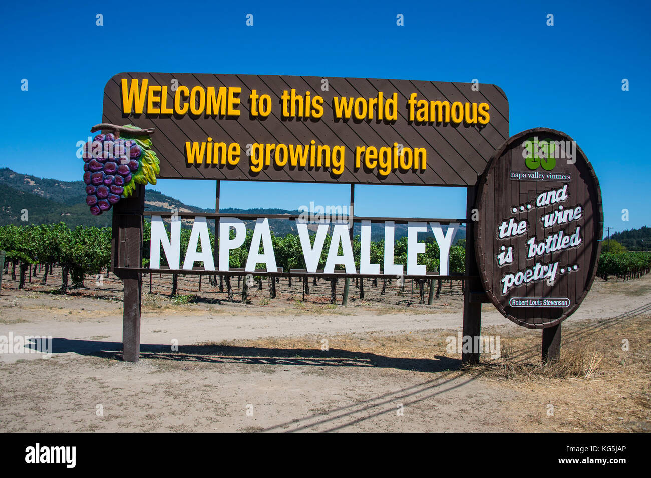 Napa valley welcome sign hi-res stock photography and images - Alamy