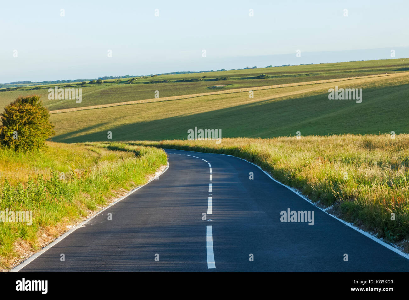 Empty park road hi-res stock photography and images - Alamy