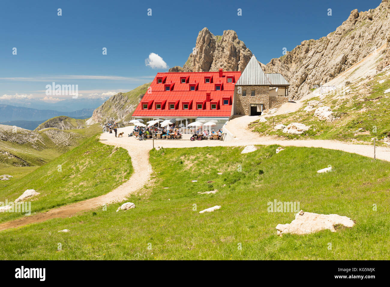 Italy alpine hut on the alpe di siusi hi-res stock photography and ...