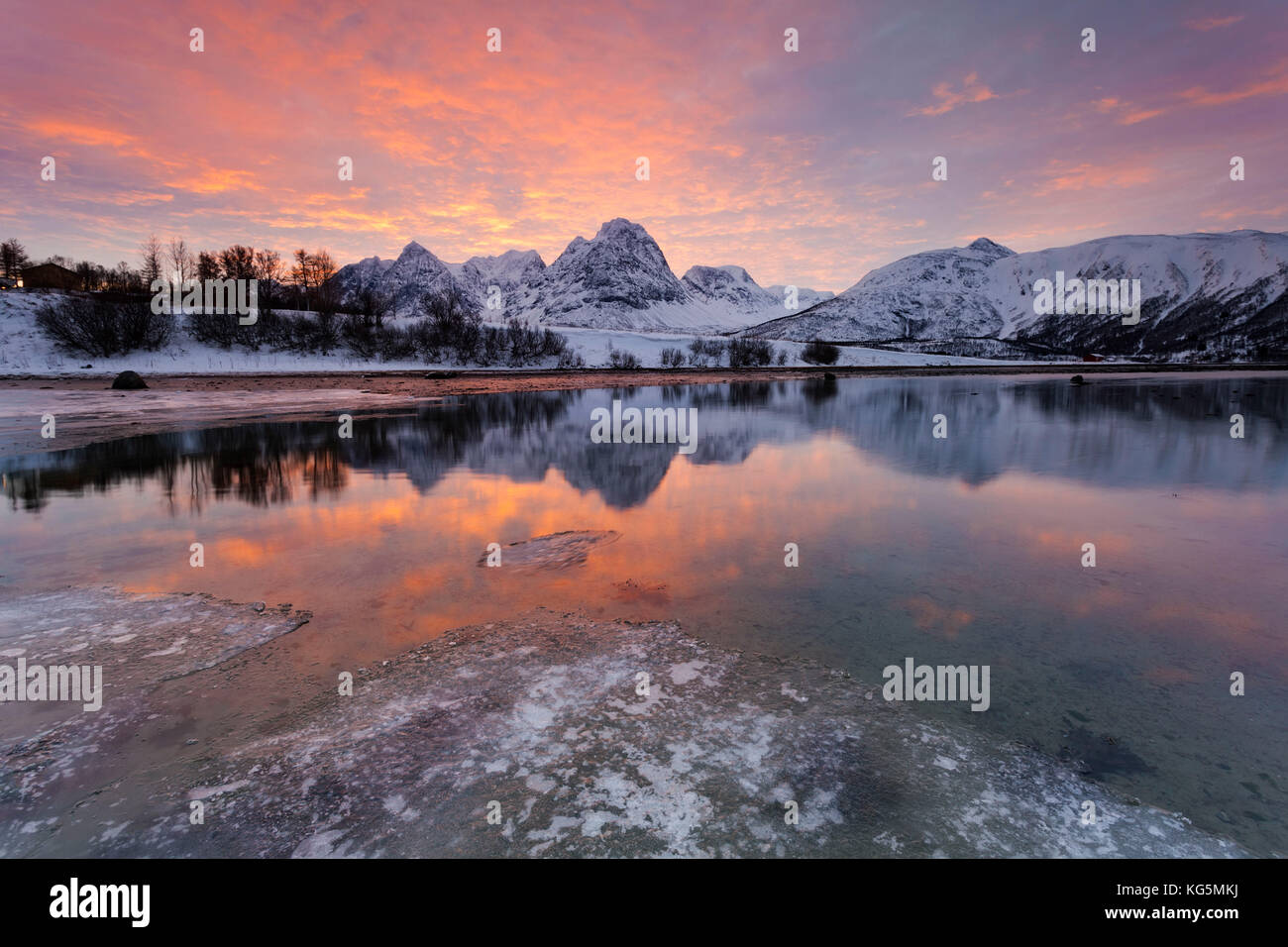 Storsteinnes hi-res stock photography and images - Alamy