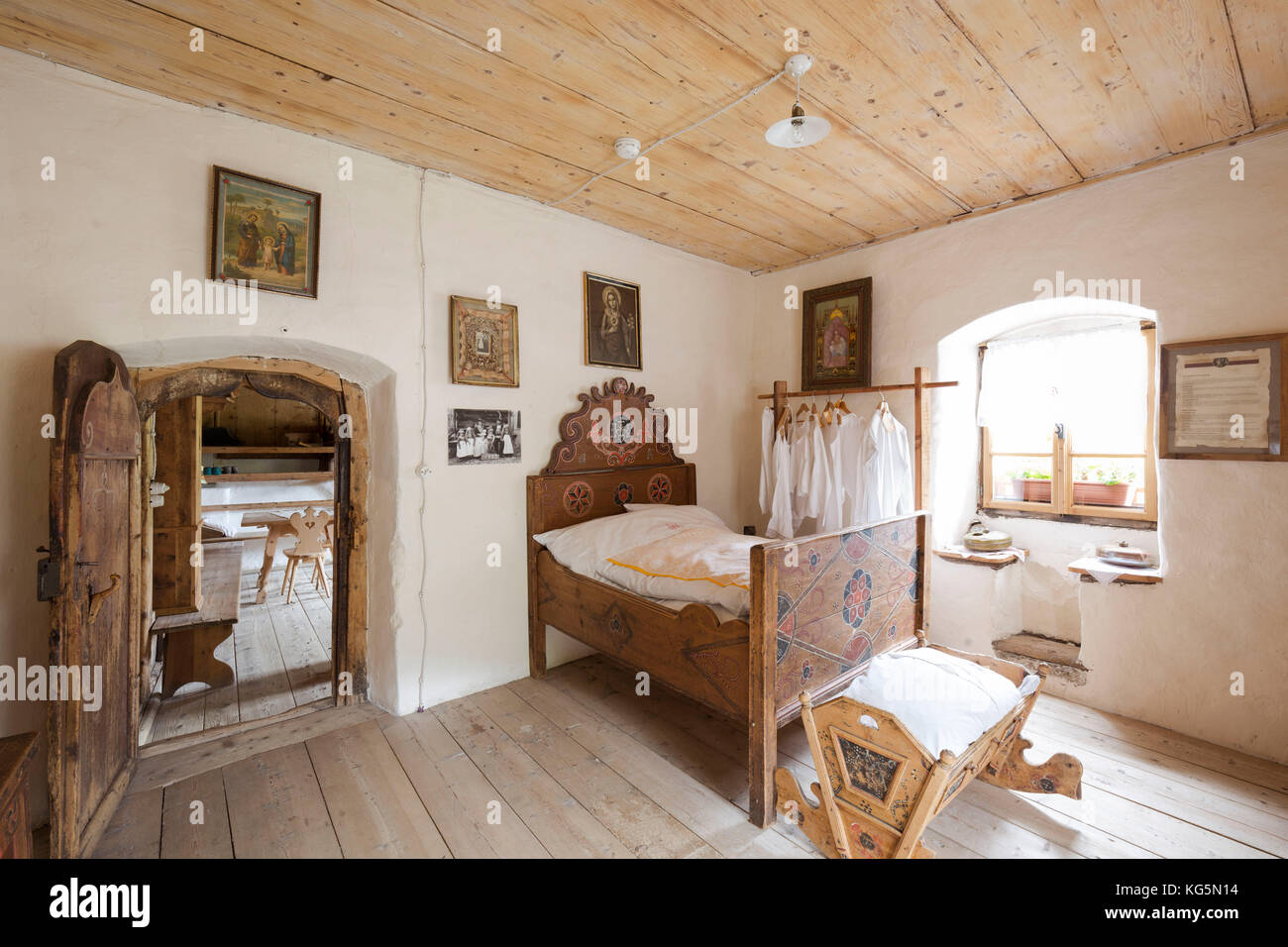 Old bedroom in country house hi-res stock photography and images - Alamy