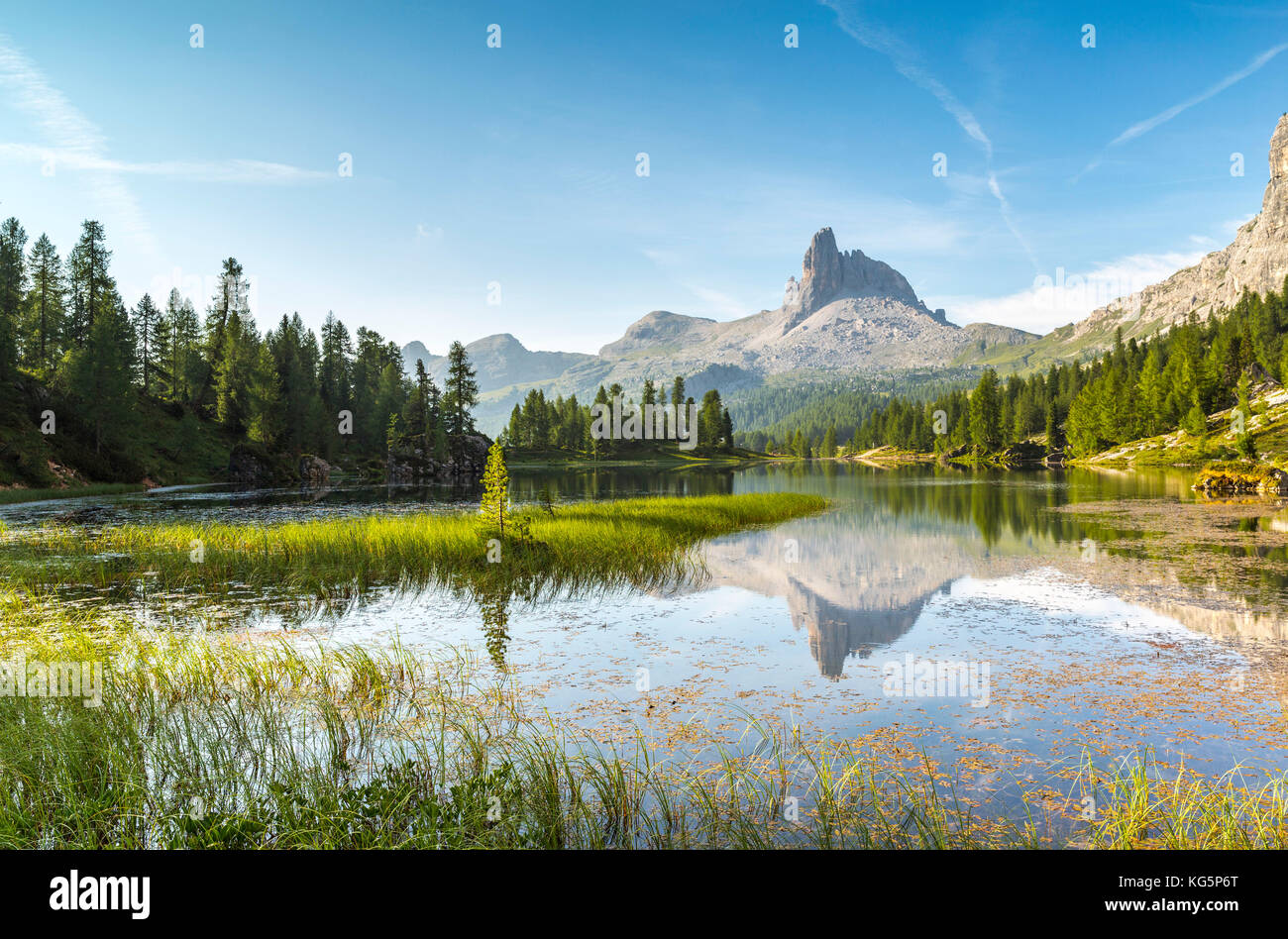 Mount Becco di Mezzodì and lake Federa,Cortina d'Ampezzo, Belluno ...