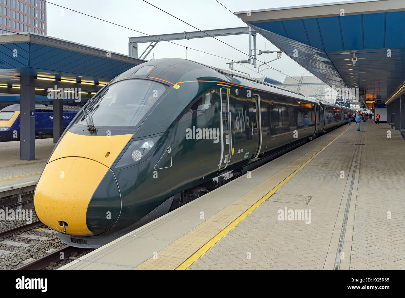 First class train uk interior High Resolution Stock Photography and ...
