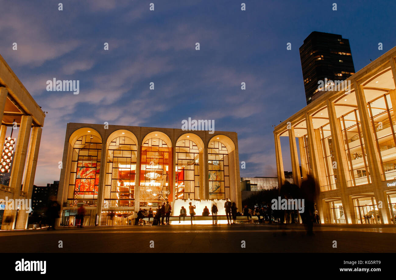 Metropolitan opera hi-res stock photography and images - Alamy