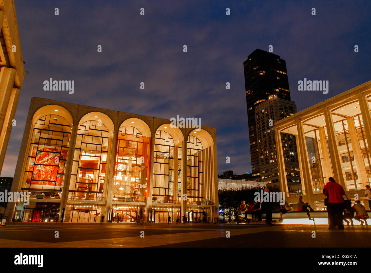 Metropolitan Opera at Lincoln Center in the evening Stock Photo - Alamy