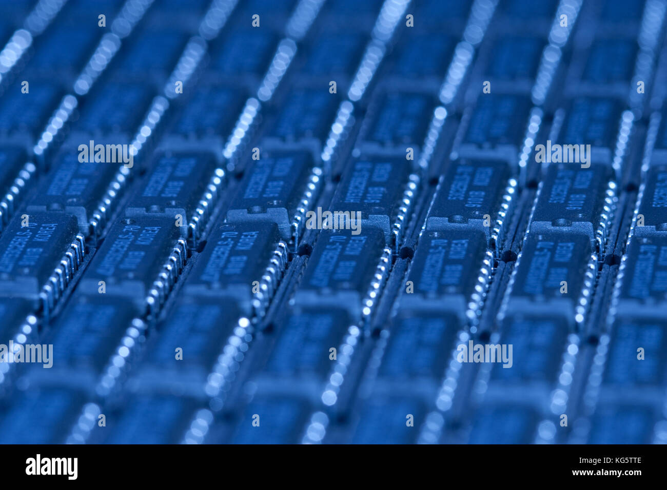 computer mainboard - dual inline modules, surface mounted devices with ...