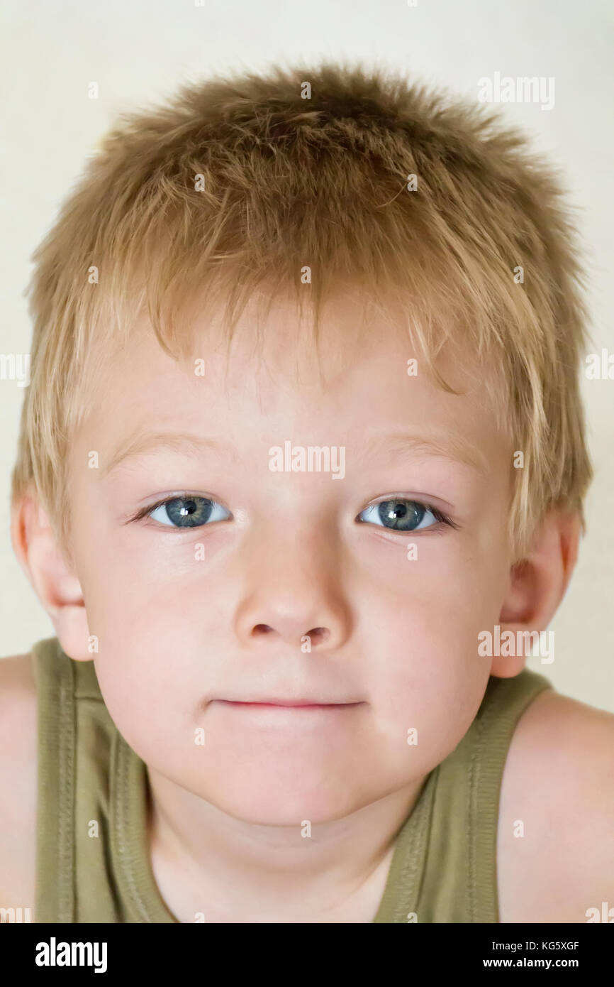 Portrait of cute boy with smile face Stock Photo - Alamy