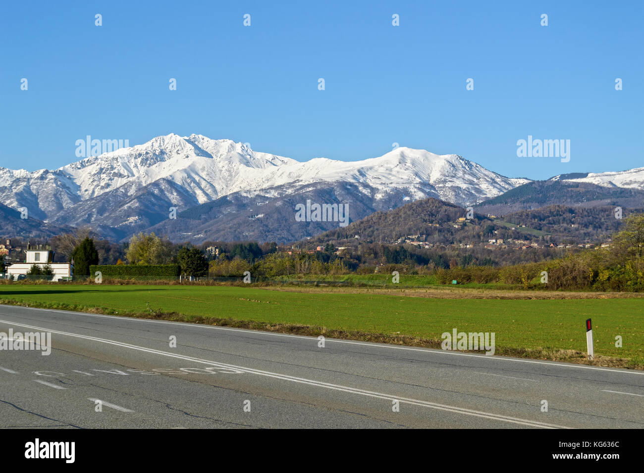 mountain range of Monte Rosa, Alps, seen from Po Valley, Piedmont ...
