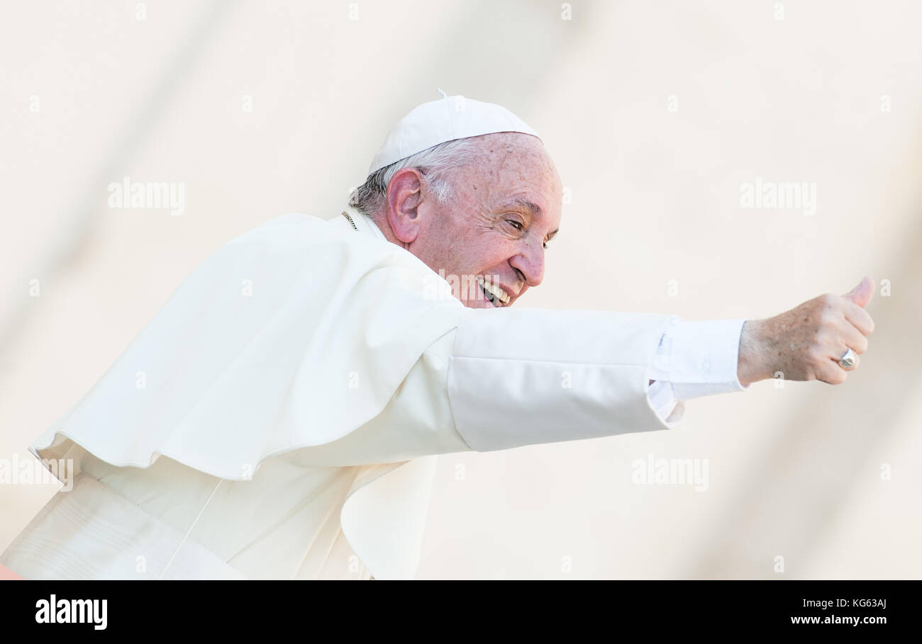 Pope Francis gives the thumbs up at the end of his Wednesday general ...