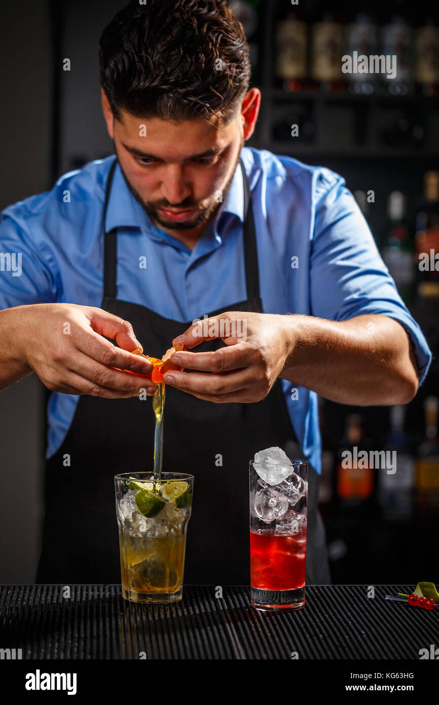 Cocktail mixing hi-res stock photography and images - Alamy