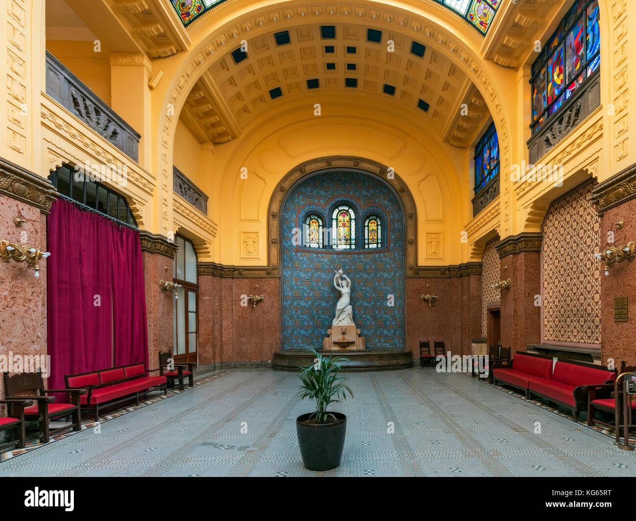 Interior of Gellert bath complex in Budapest, Hungary Stock Photo - Alamy