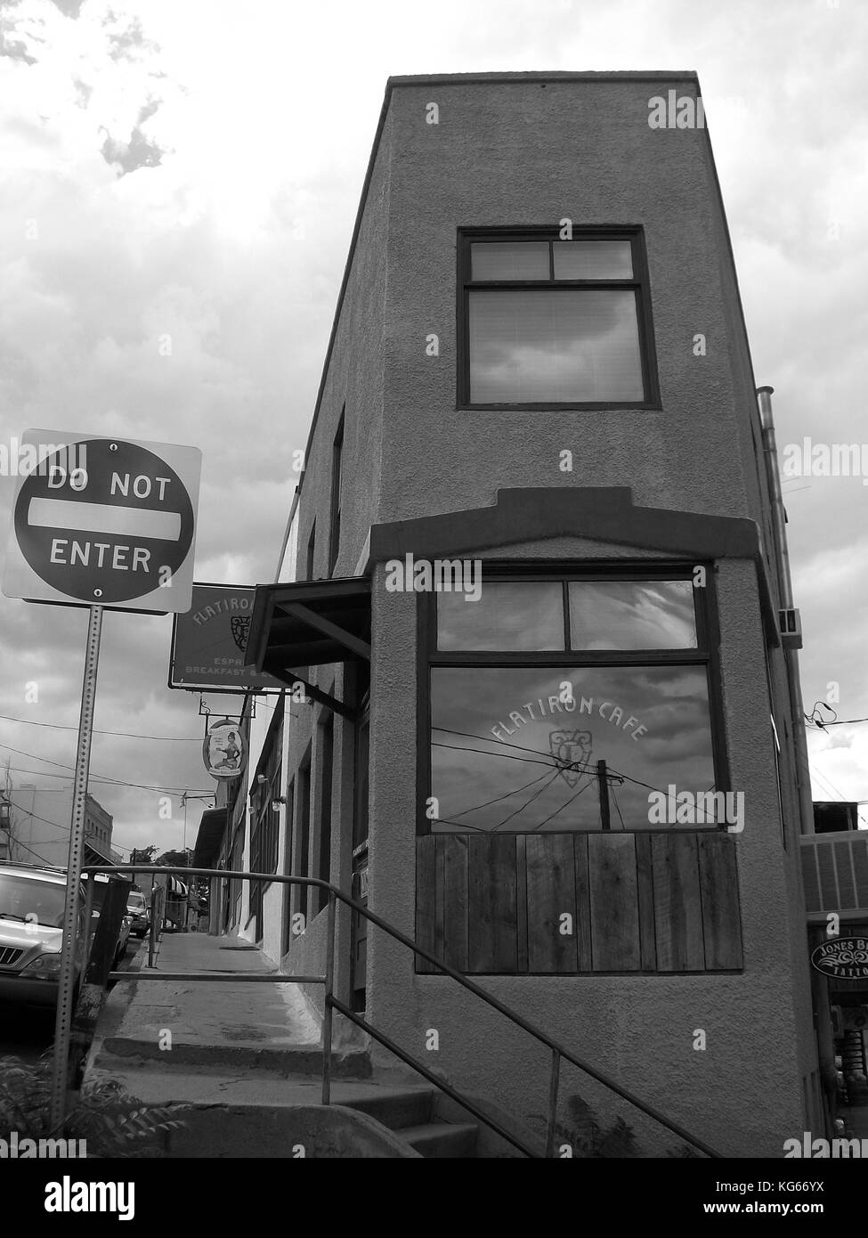 Picture small street in Black and White Stock Photos & Images - Alamy