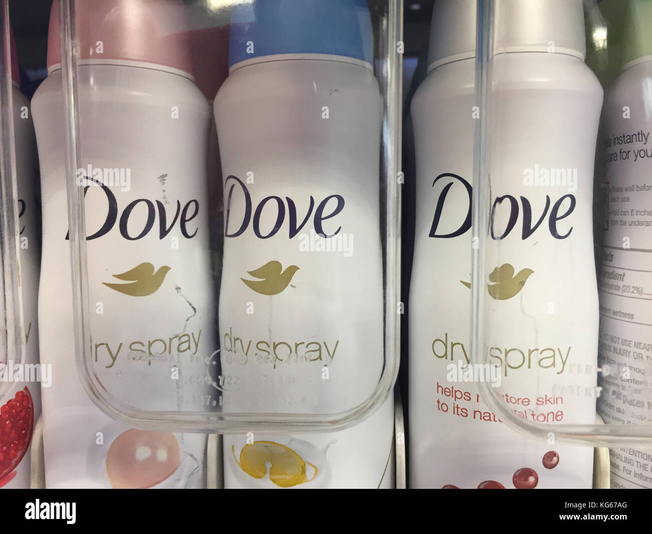 Deodorant store shelf hi-res stock photography and images - Alamy