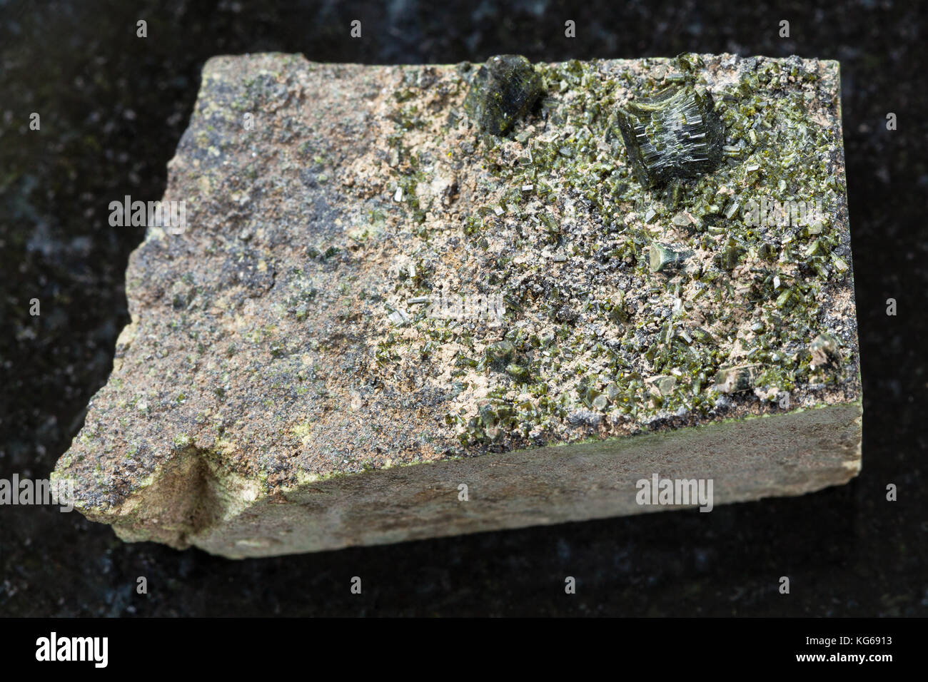 Rough crystals hi-res stock photography and images - Alamy