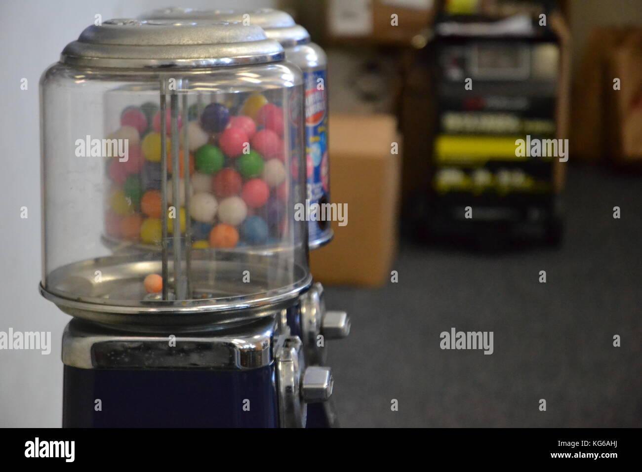 Gumball candy in the waiting area, just 25 cent Stock Photo - Alamy