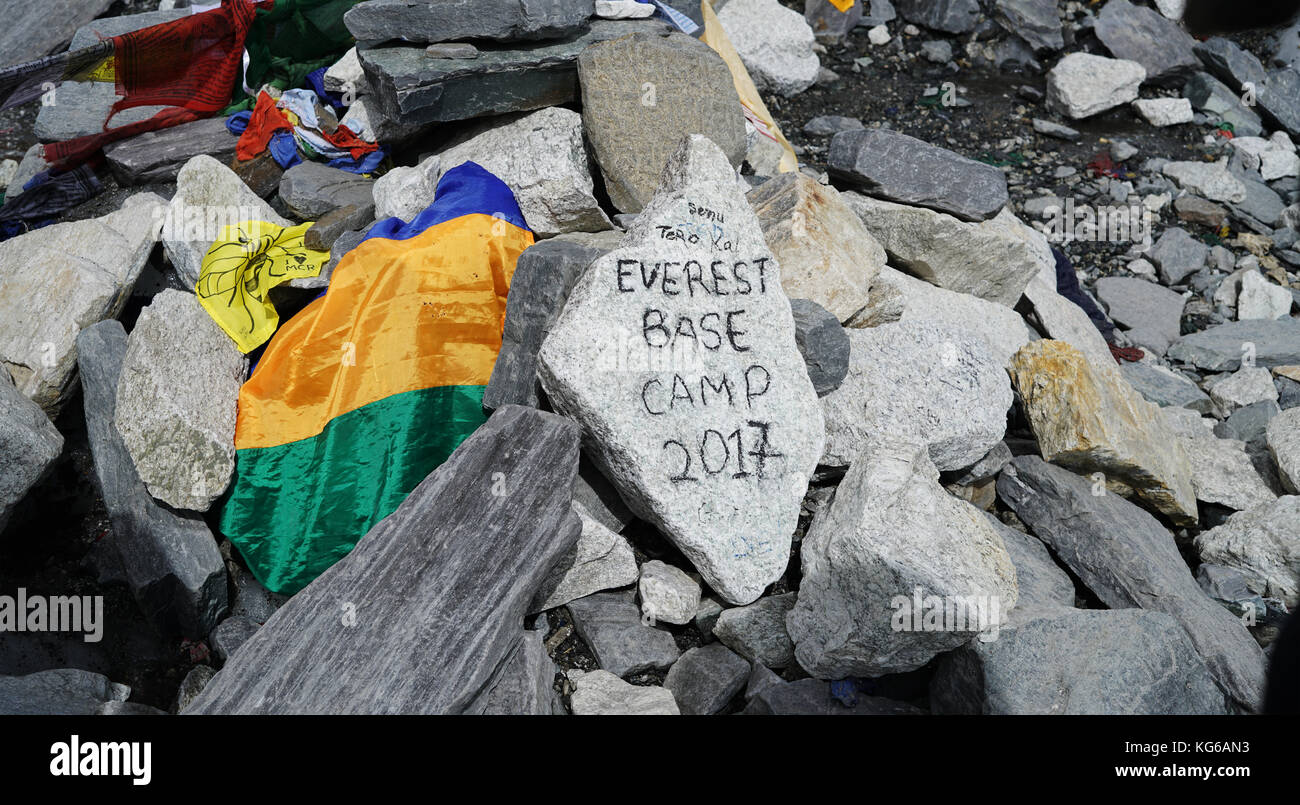 Everest base camp sign hi-res stock photography and images - Alamy
