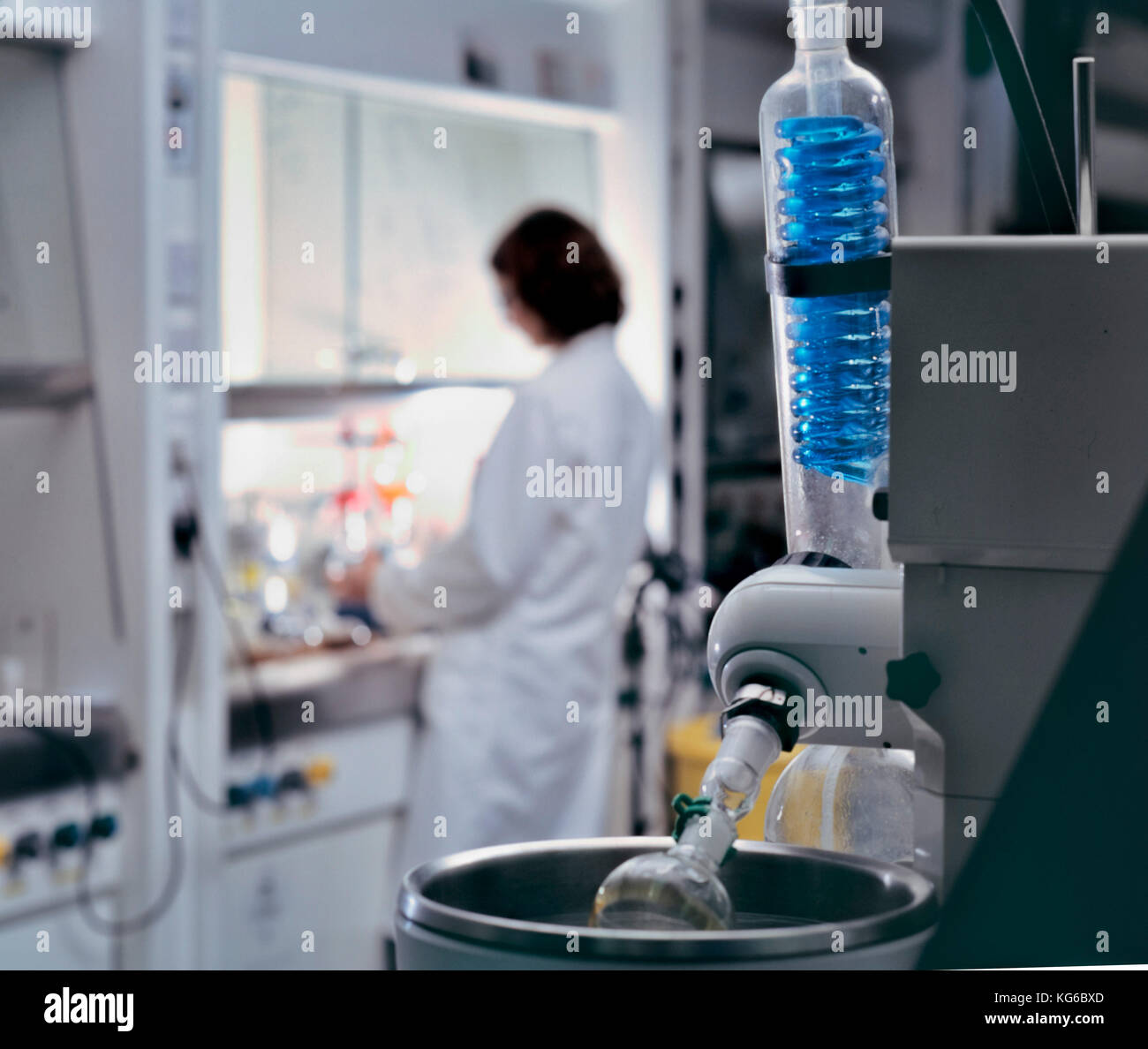 Condenser chemistry laboratory hi-res stock photography and images - Alamy