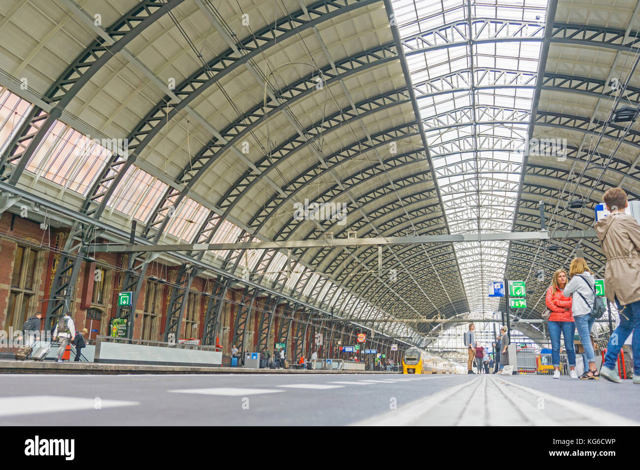 Tran station roof hi-res stock photography and images - Alamy