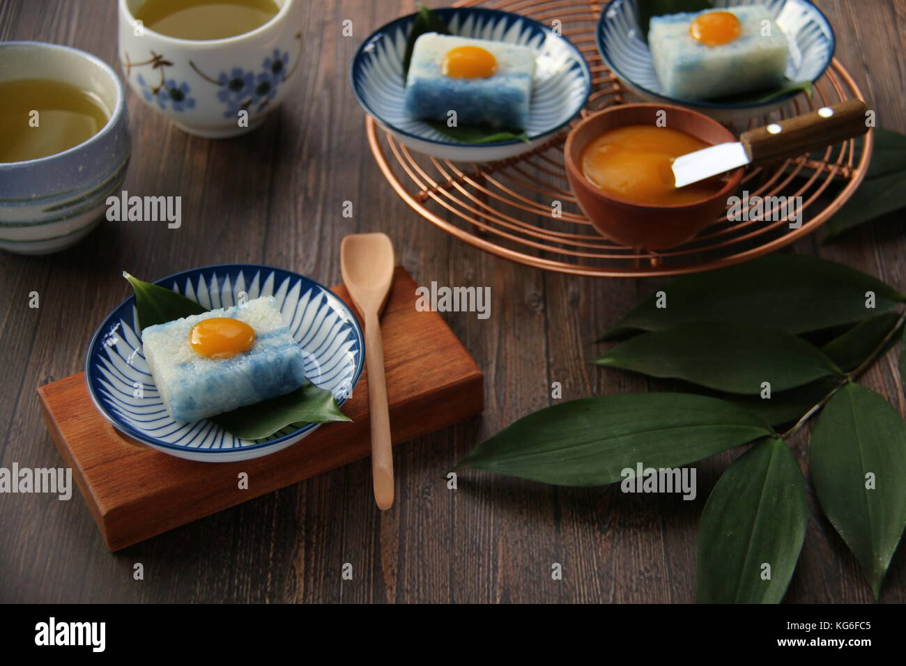 Pulut Tai Tai or Pulut Tekan, the Peranakan Blue and White Glutinous ...