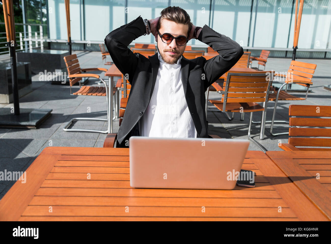 Restaurant manager angry hi-res stock photography and images - Alamy