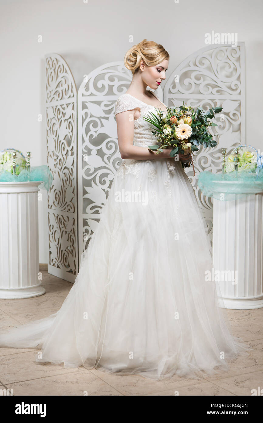 beautiful girl in wedding gown Stock Photo - Alamy