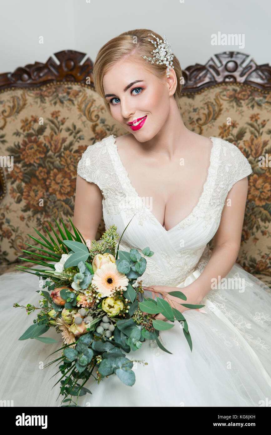 beautiful girl in wedding gown Stock Photo - Alamy
