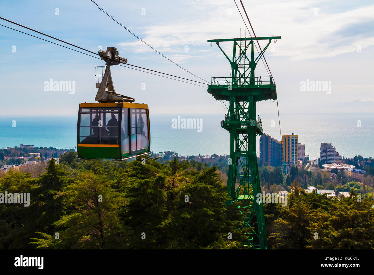 Cableway over city hi-res stock photography and images - Alamy