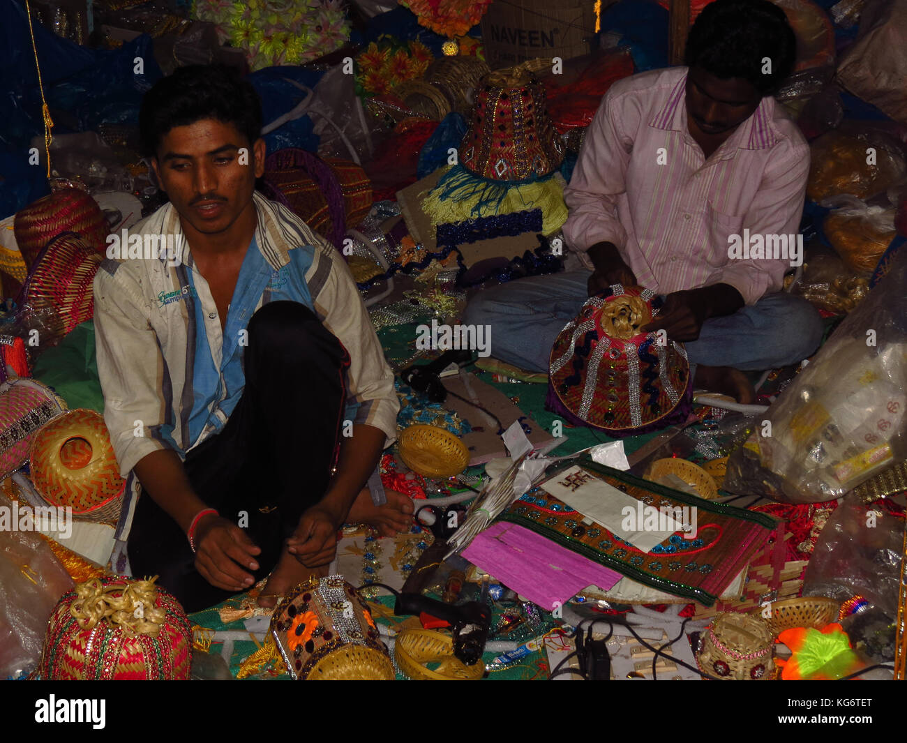 Indian craftsmen hi-res stock photography and images - Alamy