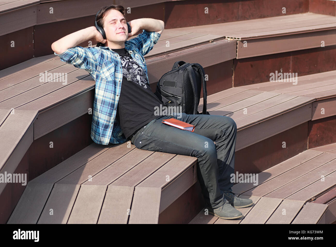 student outdoor learn alone Stock Photo - Alamy
