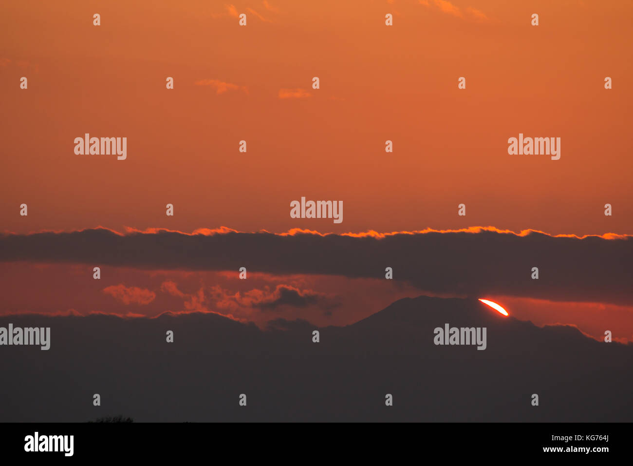 Sunset over Mount Fuji, Japan's highest mountain, from Tokyo, Japan ...