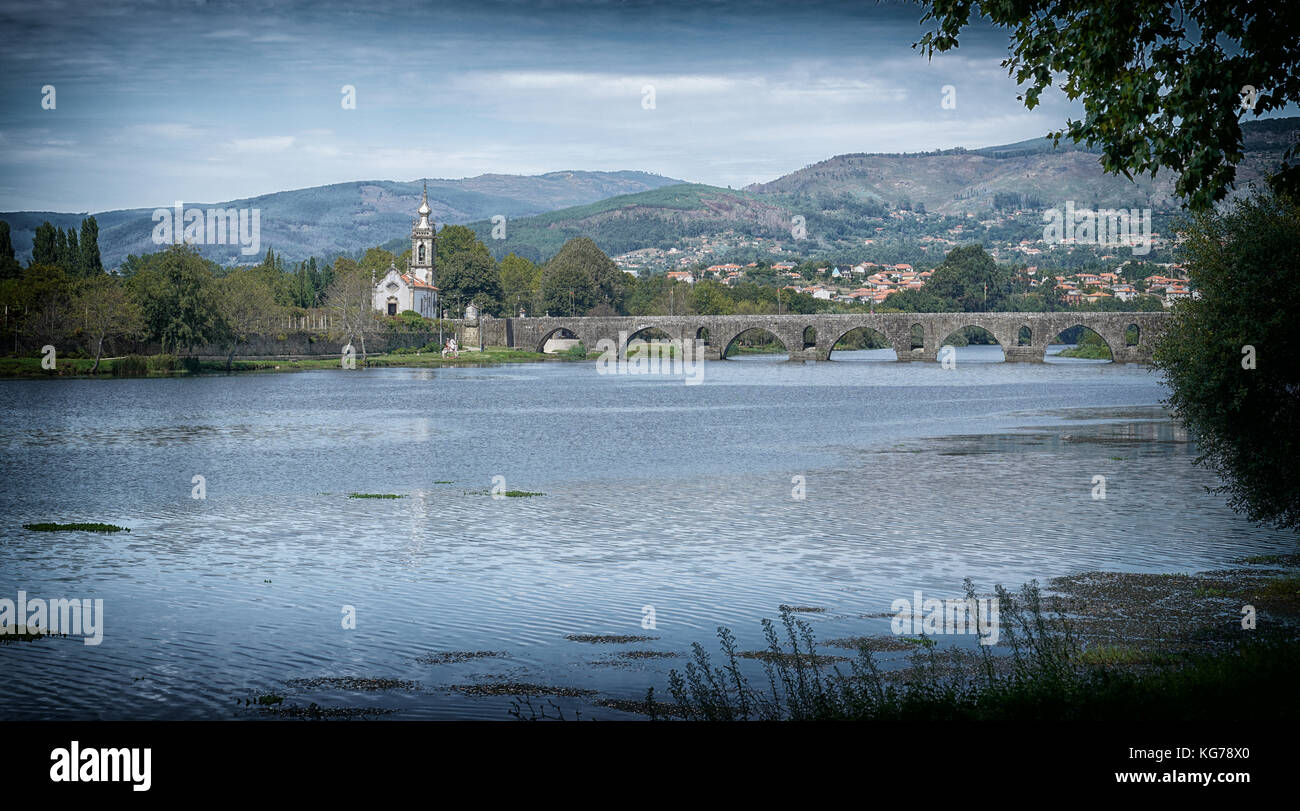 Roman bridge crossing the Rio Lima in Ponte de Lima, Camino de Santiago ...