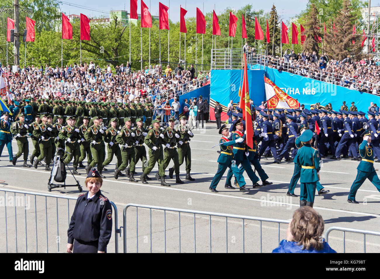 SAMARA, RUSSIA - MAY 9: Russian soldiers march at the parade on annual ...