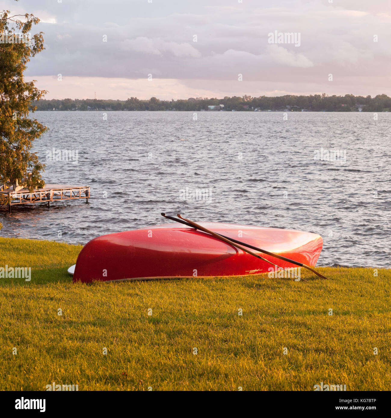 Canoe summer hi-res stock photography and images - Alamy