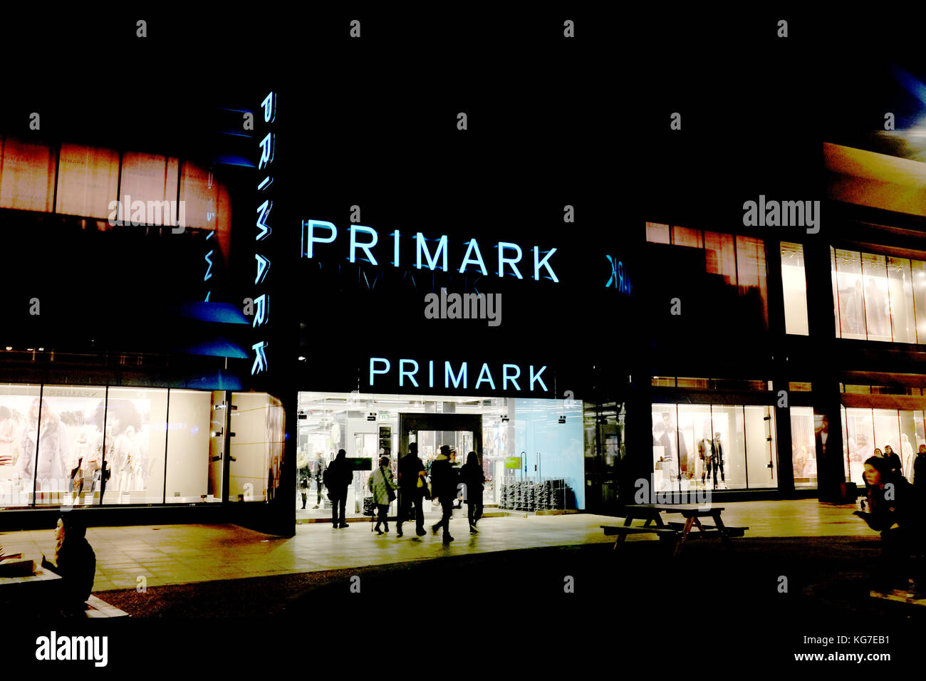 Primark discount clothes shop hi-res stock photography and images - Alamy