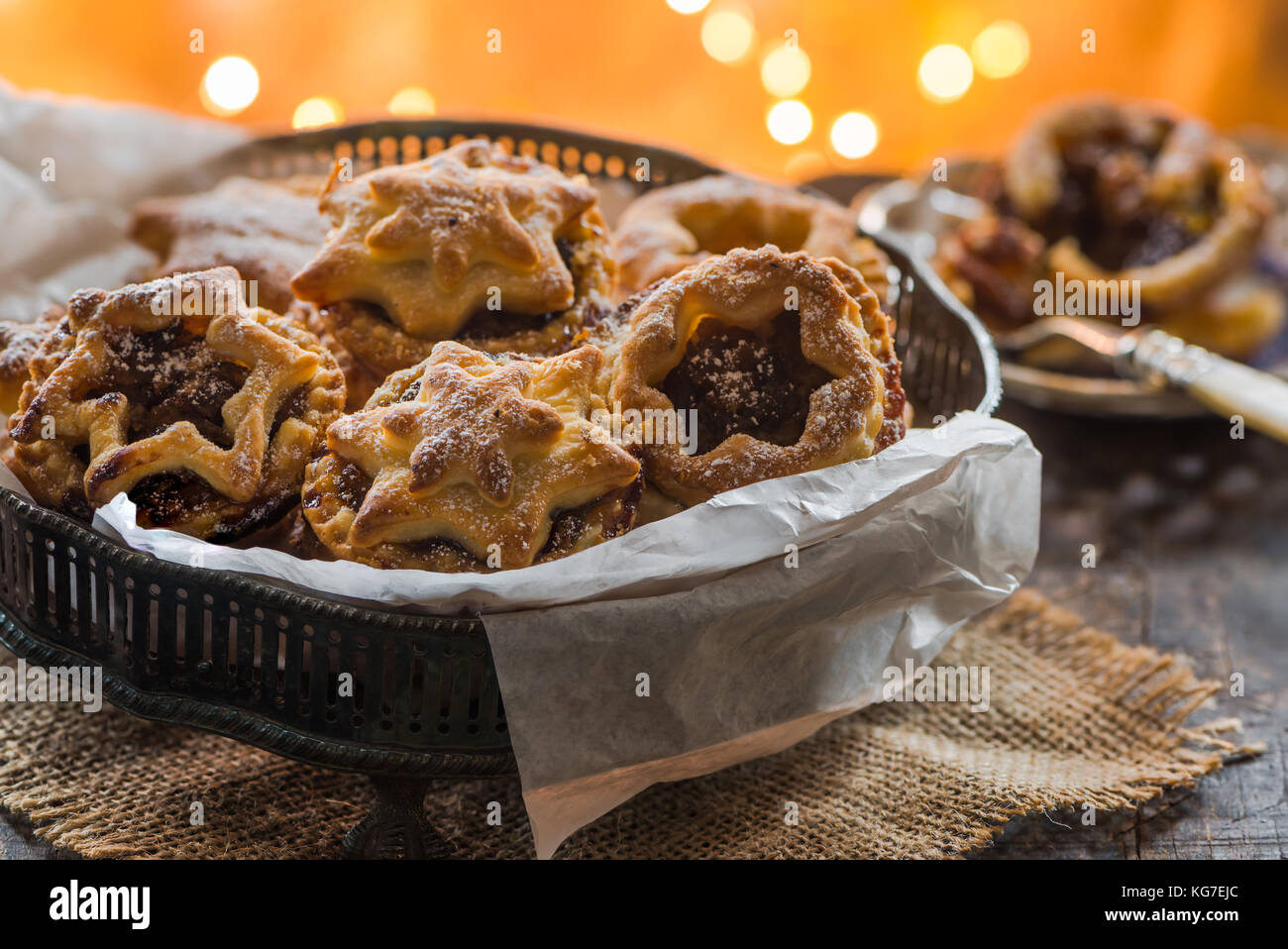 Traditional homemade mince pies. Christmas baking Stock Photo - Alamy