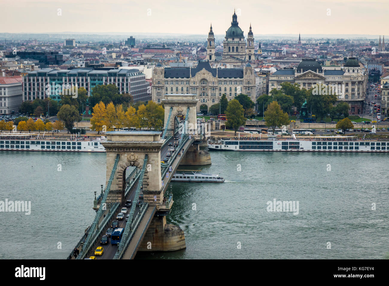 Chain bridge Budapest Stock Photo - Alamy