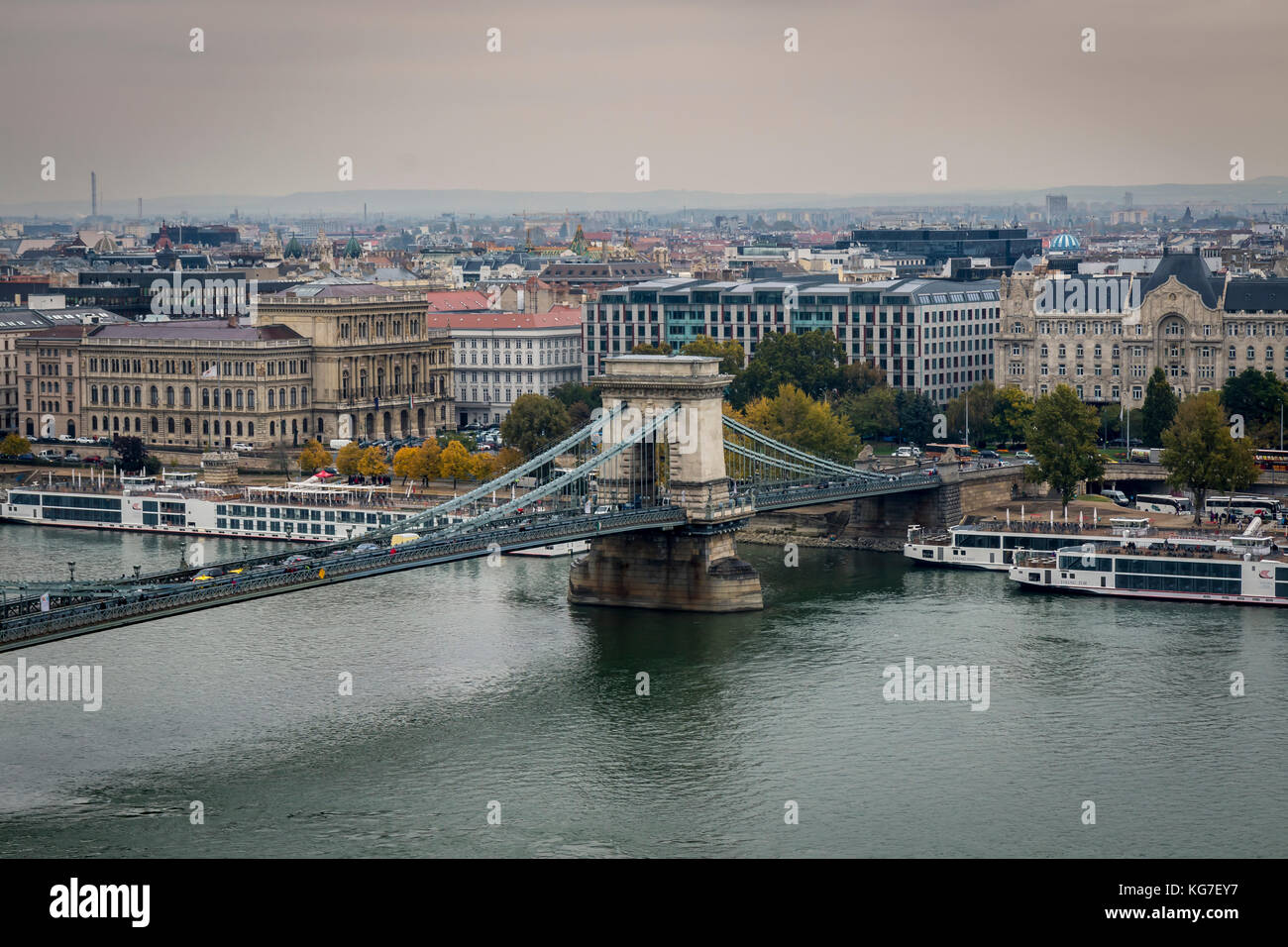 Chain bridge Budapest Stock Photo - Alamy