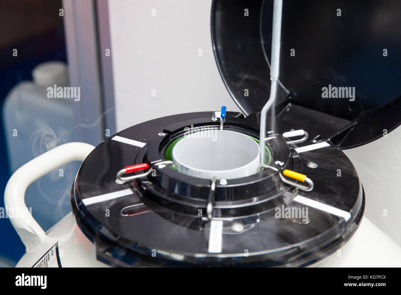 Liquid nitrogen cryogenic tank at life sciences laboratory Stock Photo ...