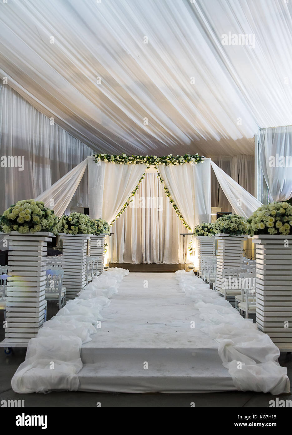 Beautiful photo of the Jewish Hupa , wedding putdoor Stock Photo - Alamy