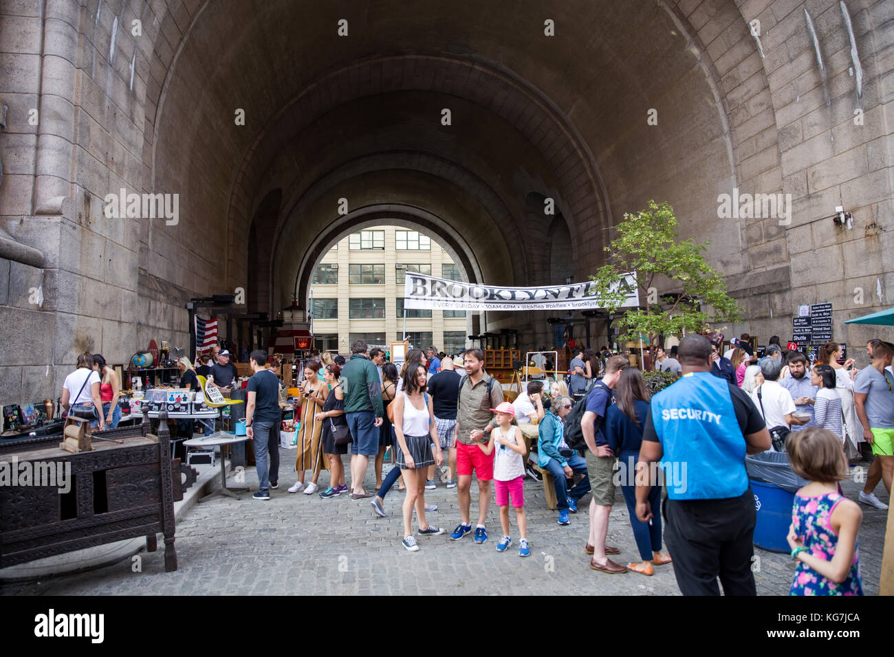 Flea markets in new york hi-res stock photography and images - Alamy